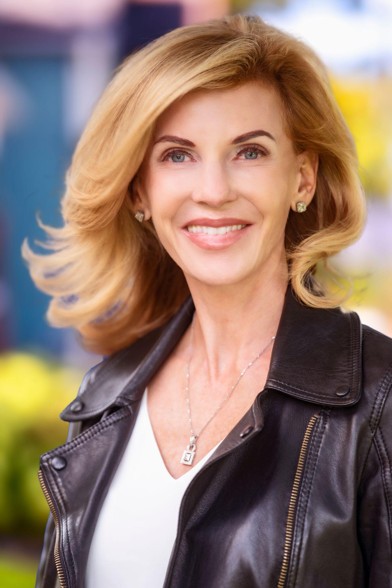 Stylist & Image Consultant | Laura Akkermans